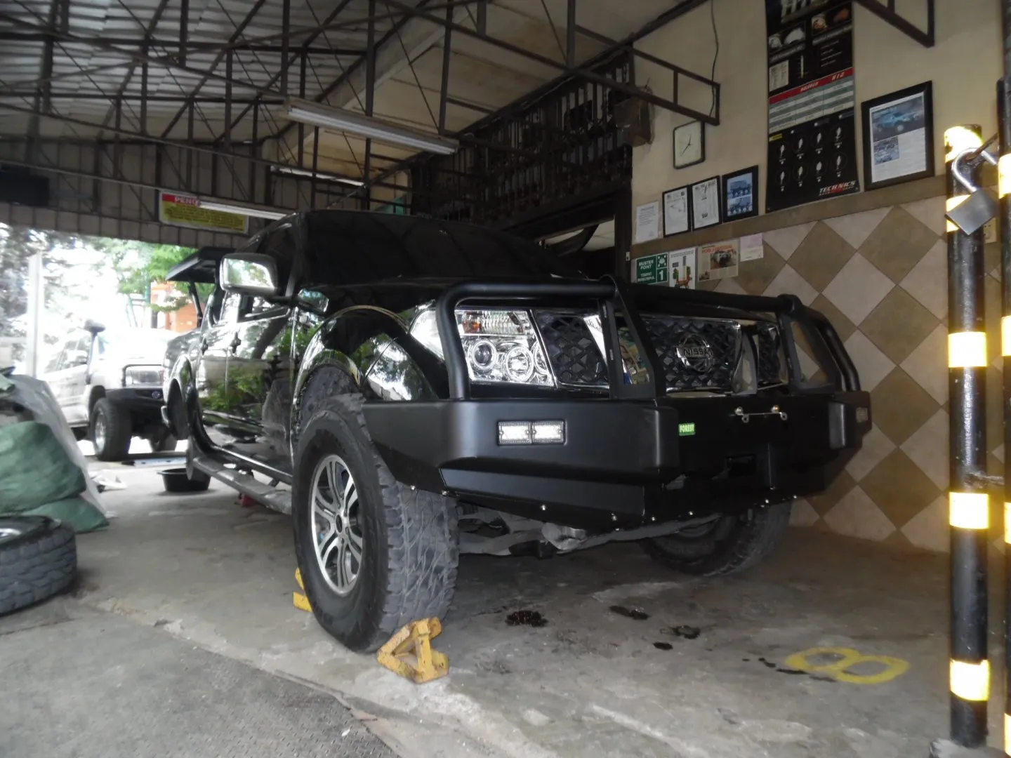 SUSPENSI LIFT 2,5 INCH IRONMAN NISSAN NAVARA | Nissan Navara | TAS ...
